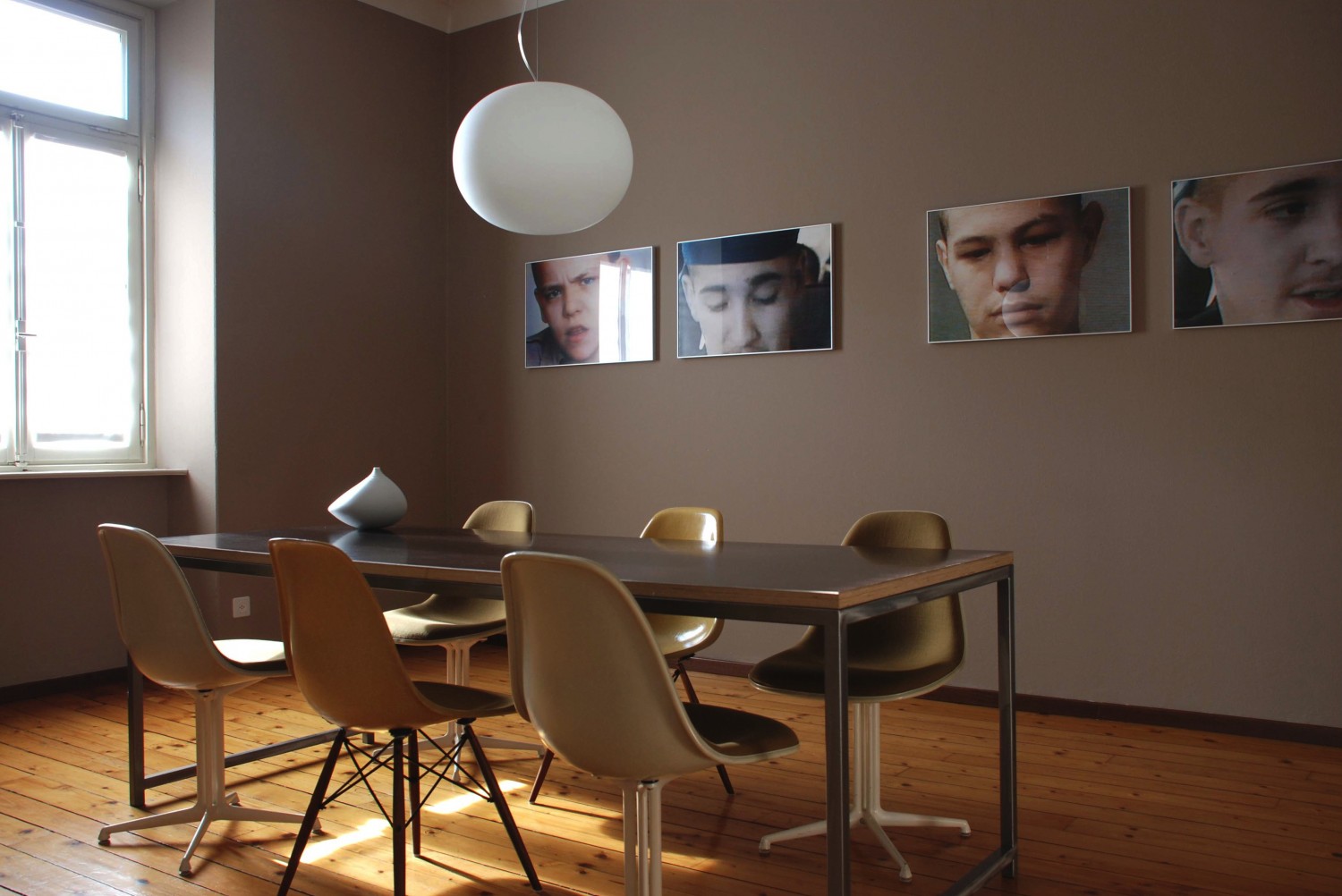 Home Tour : Francisco Dias’ minimalist and vintage apartment in Lugano ...