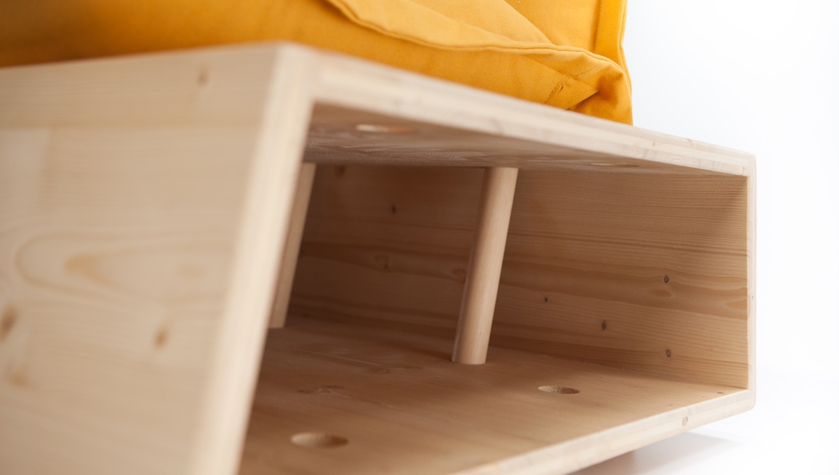 Marco Gregori : Facile sofa – Studio Flodeau